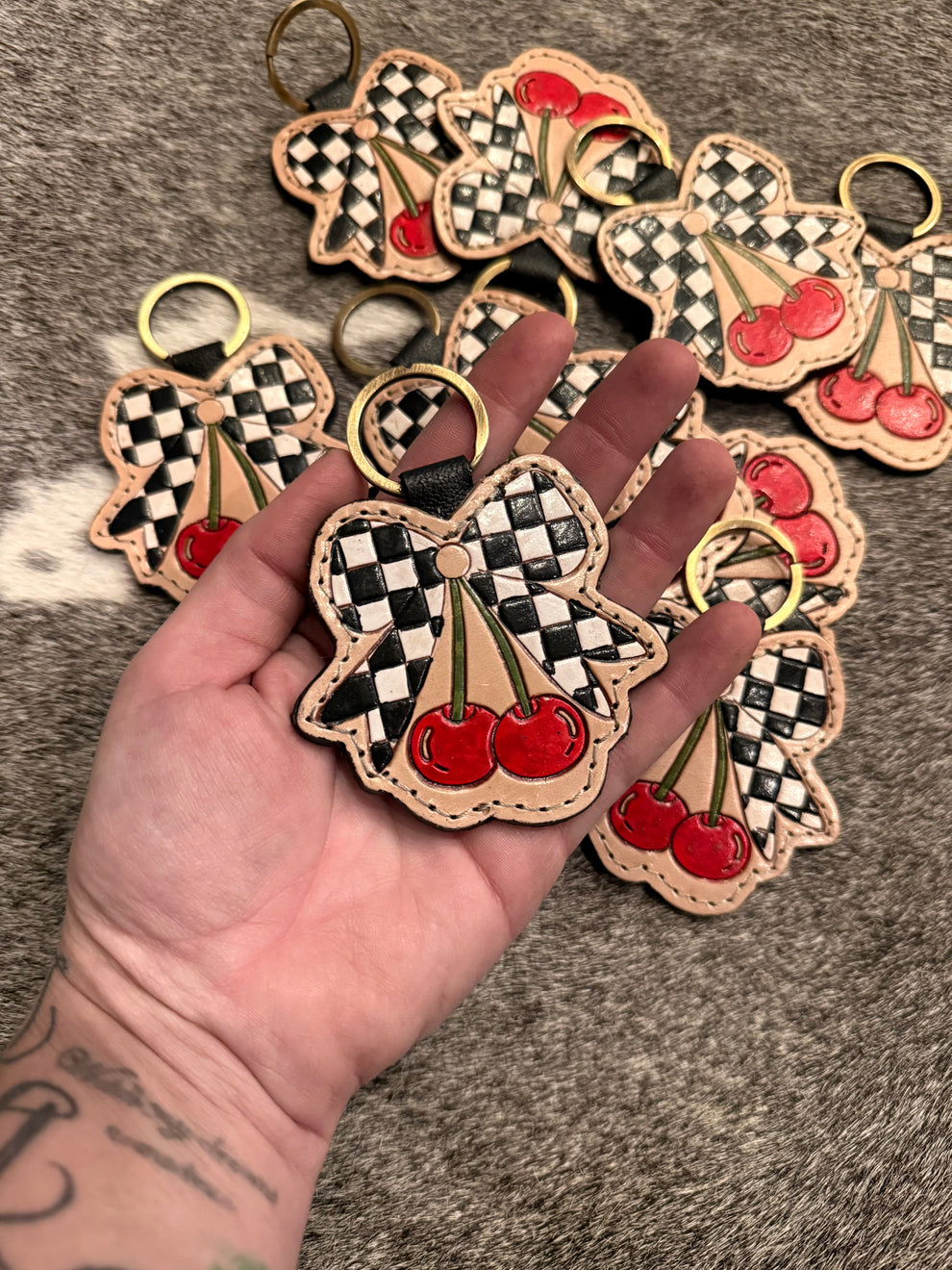 Cherry checker bow Keychain – Painted porch